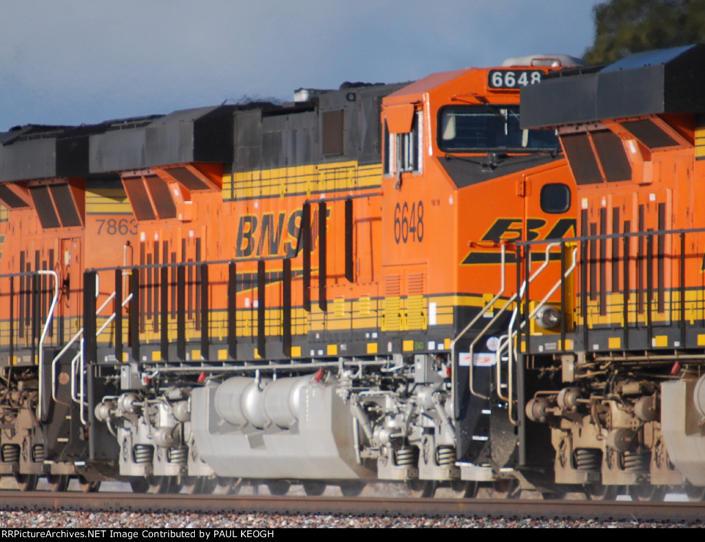 BNSF 6648 rolls westbound towards a crew change at BNSF Needles, CA.